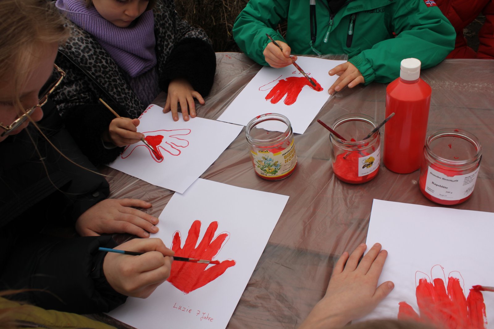 UNICEF Red Hand Day 2023: Wir machen mit! - Leonardo Da Vinci Campus
