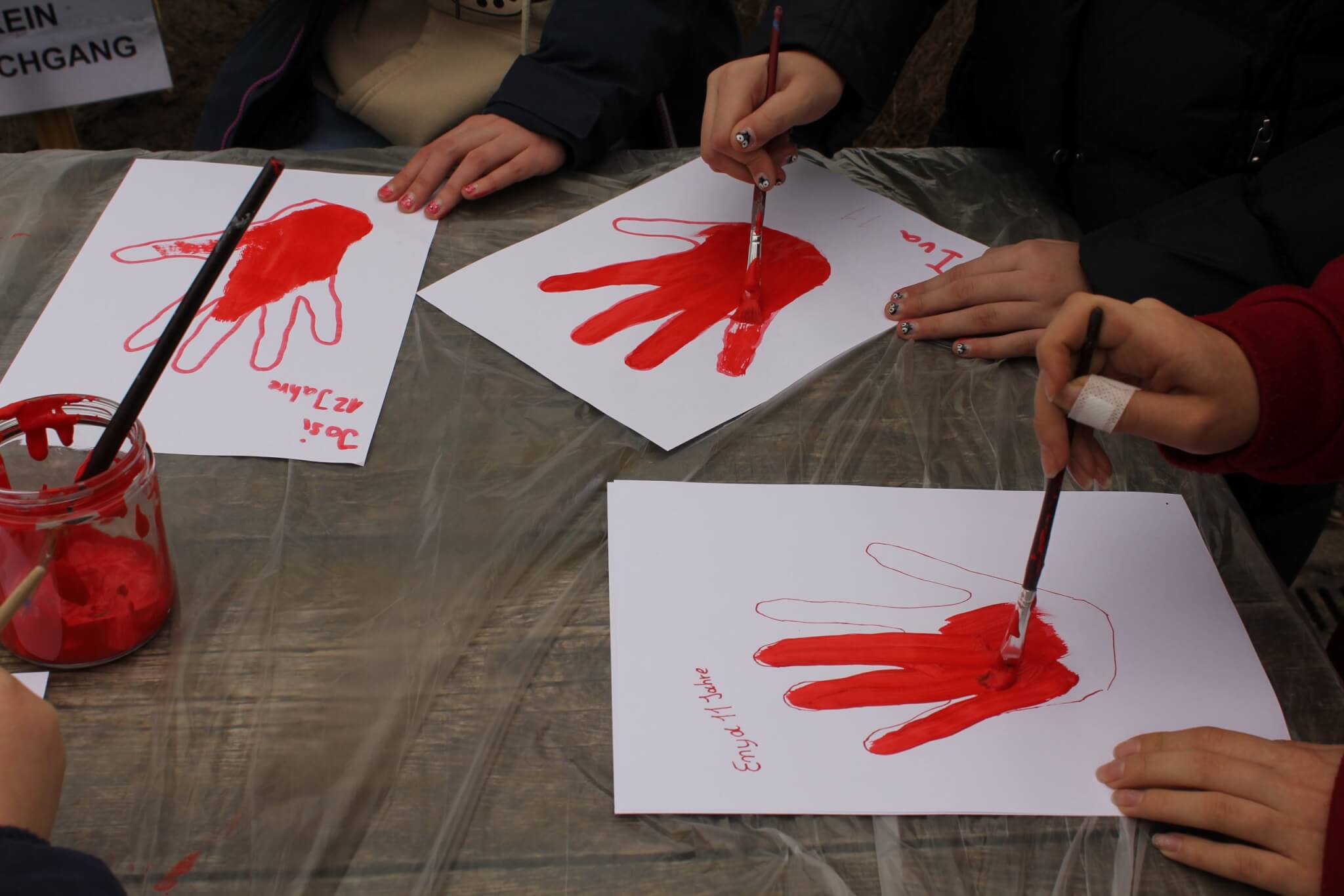 UNICEF Red Hand Day 2023: Wir machen mit! - Leonardo Da Vinci Campus